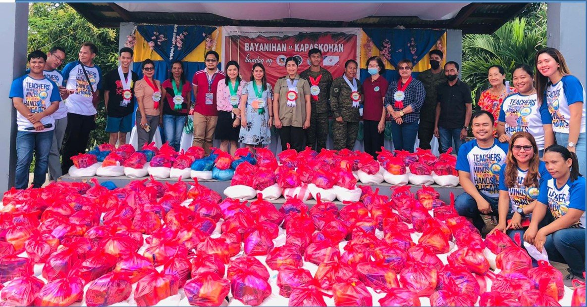 Parents, students get food packs