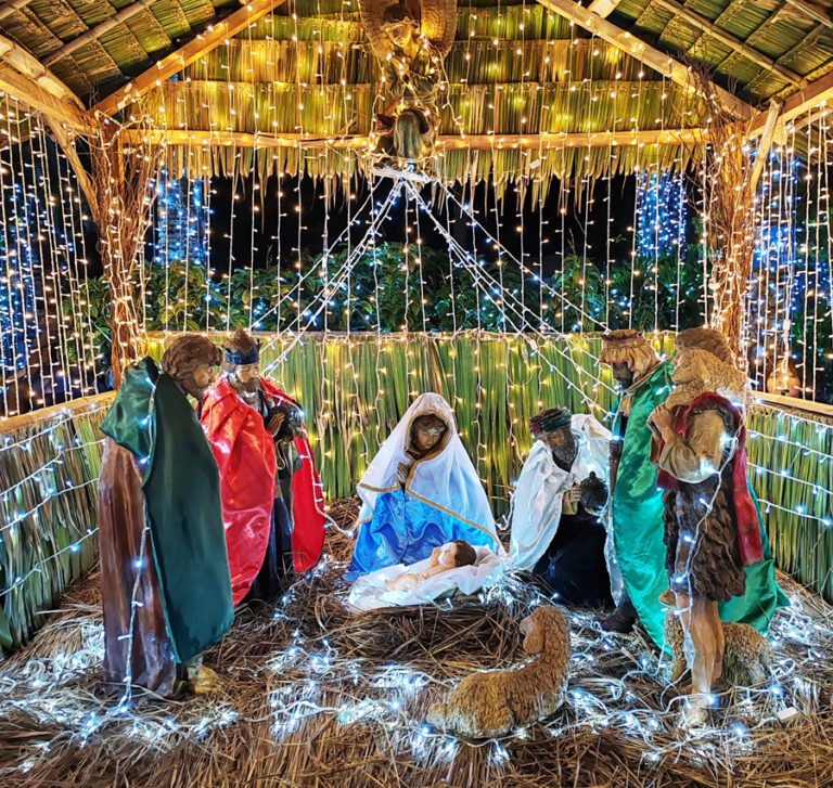 Victorias lights up plaza, gives ‘Bears of Joy’ to 107 children