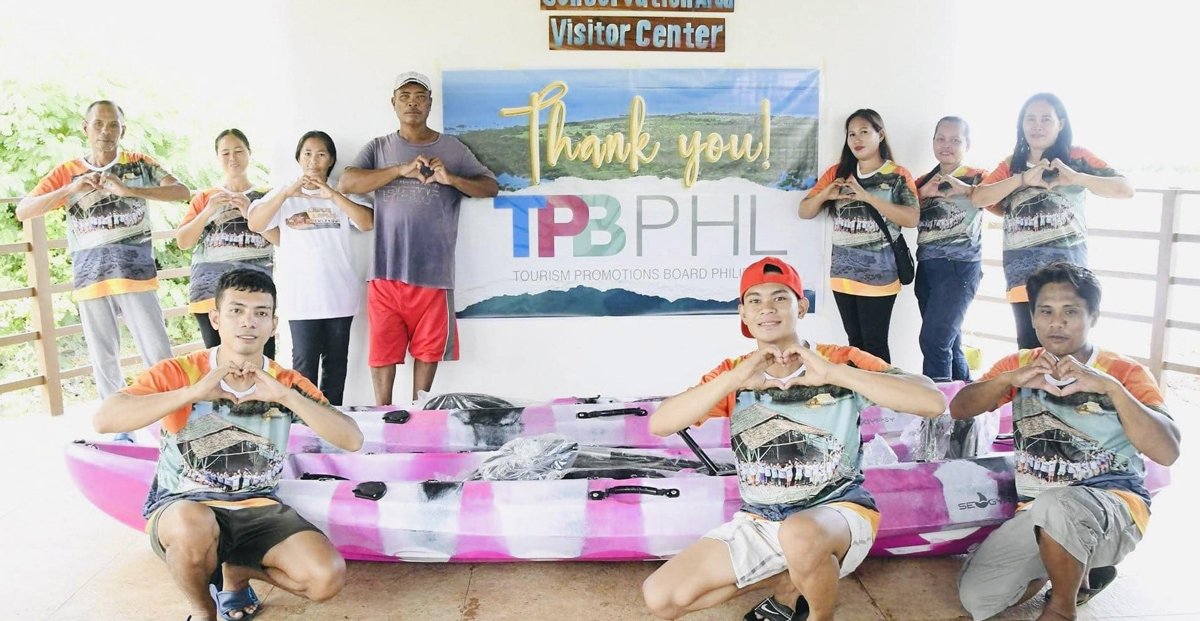 Sagay community tourism association receives kayaks